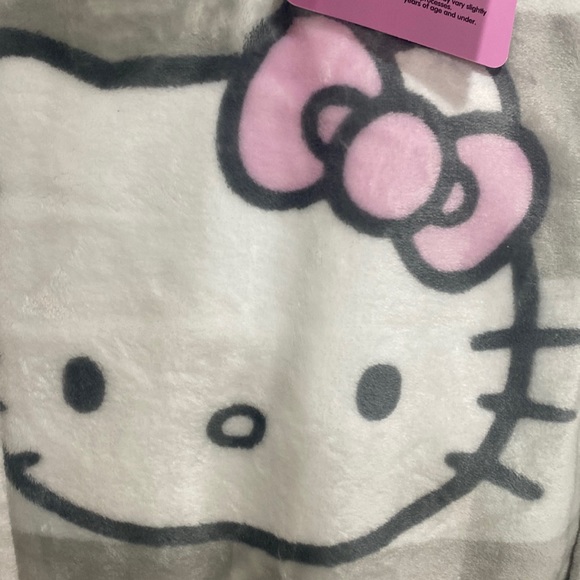 Hello Kitty | Bedding | Hello Kitty Sanrio Plush Viral Tiktok Throw ...